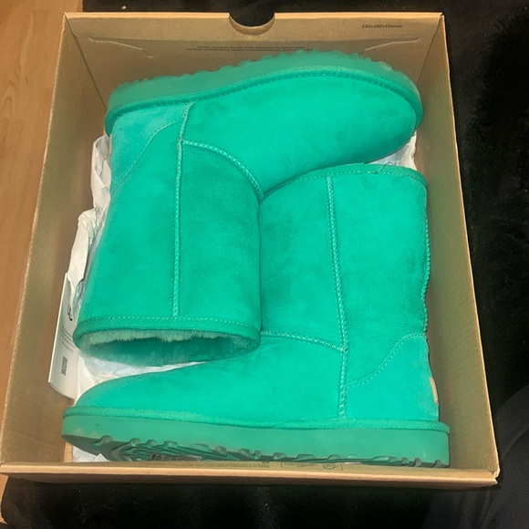 UGG | Shoes | Green Uggs | Poshmark